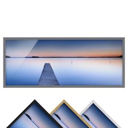 Bilderwelten Bild mit Rahmen - Panorama Flusssteg bei Sonnenuntergang