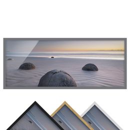 Bilderwelten Bild mit Rahmen - Panorama Moeraki Boulders Neuseeland
