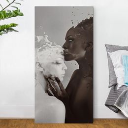 Bilderwelten Leinwandbild - Hochformat Milch & Kaffee Kuss