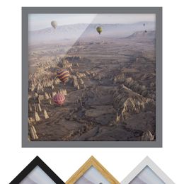 Bilderwelten Bild mit Rahmen - Quadrat Hei&szlig;luftballons &uuml;ber Anatolien
