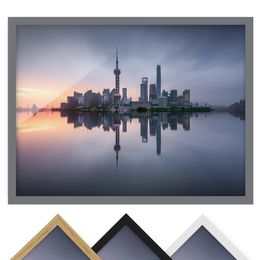 Bilderwelten Bild mit Rahmen - Querformat Shanghai Skyline Morgenstimmung