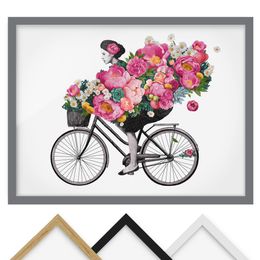 Bilderwelten Bild mit Rahmen - Querformat Illustration Frau auf Fahrrad Collage bunte Blumen
