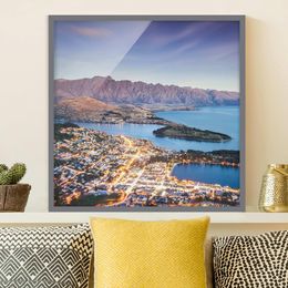 Bilderwelten Bild mit Rahmen Zwischen Meer und Bergen