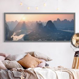Bilderwelten Bild mit Rahmen Sonnenaufgang in Berglandschaft