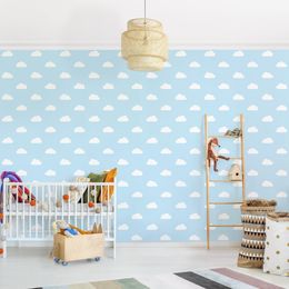 Bilderwelten Mustertapete Vliestapete modern Wandtapete blau - No.YK54 Wolken Hellblau - Deko Kinderzimmer Baby M&auml;dchen Jungen