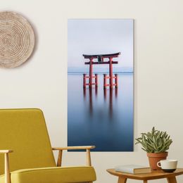 Bilderwelten Leinwandbild Torii im Wasser