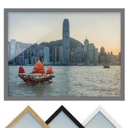 Bilderwelten Bild mit Rahmen Dschunke im Victoria Harbour