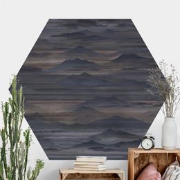 Bilderwelten Hexagon Tapete Natur modern Aquarell violett - Berge im Nebel Violett - Berg Wohnzimmer Schlafzimmer