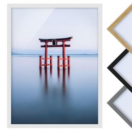 Bild mit Rahmen Torii im Wasser