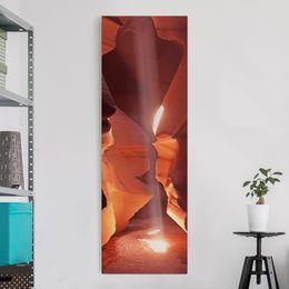 Bilderwelten Leinwandbild - Hochformat Lichtschacht im Antelope Canyon