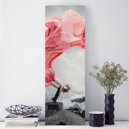 Bilderwelten Leinwandbild - Hochformat Frau am Meer