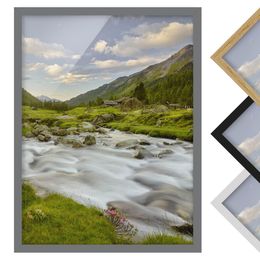 Bilderwelten Bild mit Rahmen - Hochformat Alpenwiese Tirol
