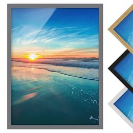 Bilderwelten Bild mit Rahmen - Hochformat Romantischer Sonnenuntergang am Meer