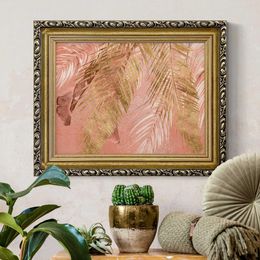 Bilderwelten Bild mit Barockrahmen Antik originell Tropisch Barock rosa - Palmenbl&auml;tter Rosa und Gold III - edle Optik Wohnzimmer Schlafzimmer