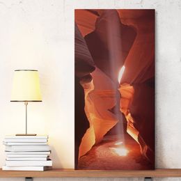 Bilderwelten Leinwandbild - Hochformat Lichtschacht im Antelope Canyon
