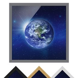 Bilderwelten Bild mit Rahmen - Quadrat Erde im Weltall