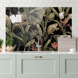 Bilderwelten Glas Spritzschutz Illustration gr&uuml;n Tiere - Tropische Nacht mit Leopard - Elefant K&uuml;chenr&uuml;ckwand aus Glas