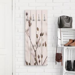 Bilderwelten Wandgarderobe Dunkle Knospen am Wildblumenzweig
