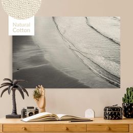 Bilderwelten Leinwandbild Leichter Wellengang am Strand Schwarz Wei&szlig;