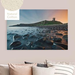 Bilderwelten Leinwandbild - Querformat Sonnenaufgang mit Nebel bei Dunstanburgh Castle