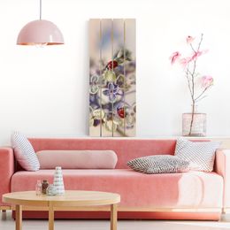 Bilderwelten Holzbild Blumen beige Motiv nat&uuml;rlicher Effekt - Marienk&auml;fer im Garten - Deko Wohnzimmer Schlafzimmer