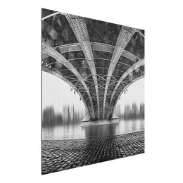 Alu-Dibond Schwarz-Wei&szlig; Under The Iron Bridge
