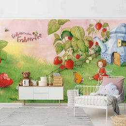 Fototapete Erdbeerinchen Erdbeerfee - Im Garten - Vliestapete nach Ma&szlig; Illustration Kinder Aquarell Kunstdruck Kinderzimmer M&auml;dchen M&auml;dchenzimmer