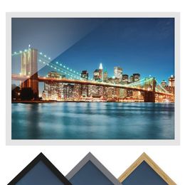 Architektur & Skyline Bild mit Rahmen Nighttime Manhattan Bridge