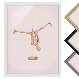 Bild mit Rahmen Poledance mit Holzfigur
