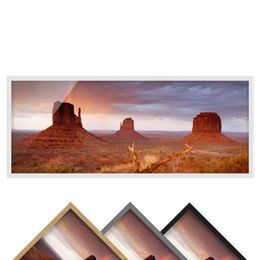 Natur & Landschaft Bild mit Rahmen Monument Valley bei Sonnenuntergang