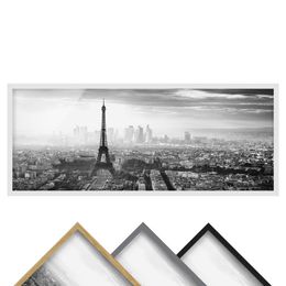 Architektur & Skyline Bild mit Rahmen Der Eiffelturm von Oben schwarz-wei&szlig;