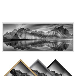 Schwarz-Wei&szlig; Bild mit Rahmen Vesturhorn in Island