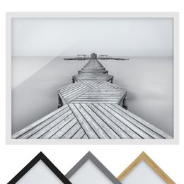 Schwarz-Wei&szlig; Bild mit Rahmen H&ouml;lzerner Pier und Schwarz-wei&szlig;