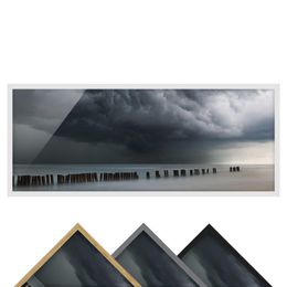 Strand Bild mit Rahmen Sturmwolken &uuml;ber der Ostsee