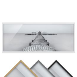 Schwarz-Wei&szlig; Bild mit Rahmen H&ouml;lzerner Pier und Schwarz-wei&szlig;