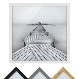 Schwarz-Wei&szlig; Bild mit Rahmen H&ouml;lzerner Pier und Schwarz-wei&szlig;