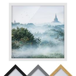 Bild mit Rahmen Morgennebel &uuml;ber dem Dschungel von Bagan