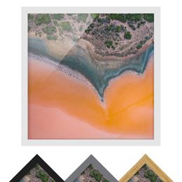 Bild mit Rahmen Oranges Seeufer auf Sardinien