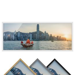 Bild mit Rahmen Dschunke im Victoria Harbour