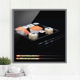 Bild mit Rahmen Sushiteller mit St&auml;bchen Schwarz