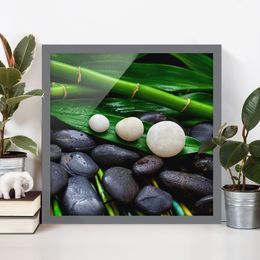 Bild mit Rahmen Gr&uuml;ner Bambus mit Zen Steinen