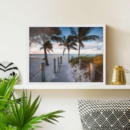 Bild mit Rahmen Palmen am Steg zum Meer
