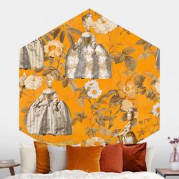 Hexagon Mustertapete selbstklebend Pomp&ouml;se Kleider im Garten auf Orange