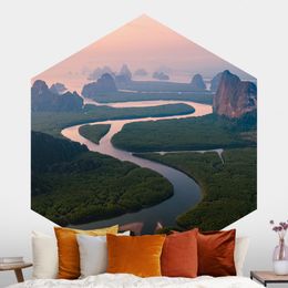 Hexagon Fototapete selbstklebend Flusslandschaft in Thailand