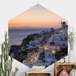 Hexagon Fototapete selbstklebend Santorini bei Nacht