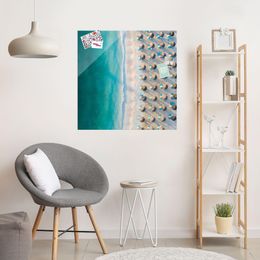 Glasbild Wei&szlig;er Sandstrand mit Strohschirmen