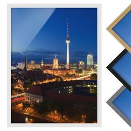 Architektur & Skyline Bild mit Rahmen Fernsehturm bei Nacht