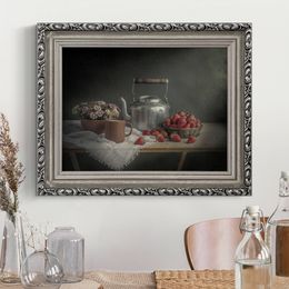 Bilderwelten Bild mit Barockrahmen Antik Blumen Landhaus Barock grau - Stillleben mit Erdbeeren - Kaffee Wohnzimmer Schlafzimmer