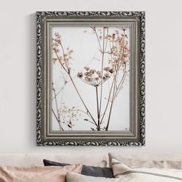 Bilderwelten Bild mit Barockrahmen Antik Blumen Motiv Barock braun - Trockenblume im Lichtspiel - edle Optik Wohnzimmer Schlafzimmer