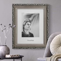 Gerahmtes Leinwandbild Frida Kahlo Portrait mit Schmuck